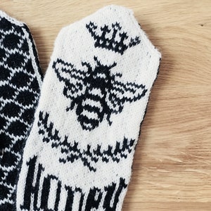 HONEY BEE // Knit Mitten Pattern // Mitten Knitting Pattern - Etsy