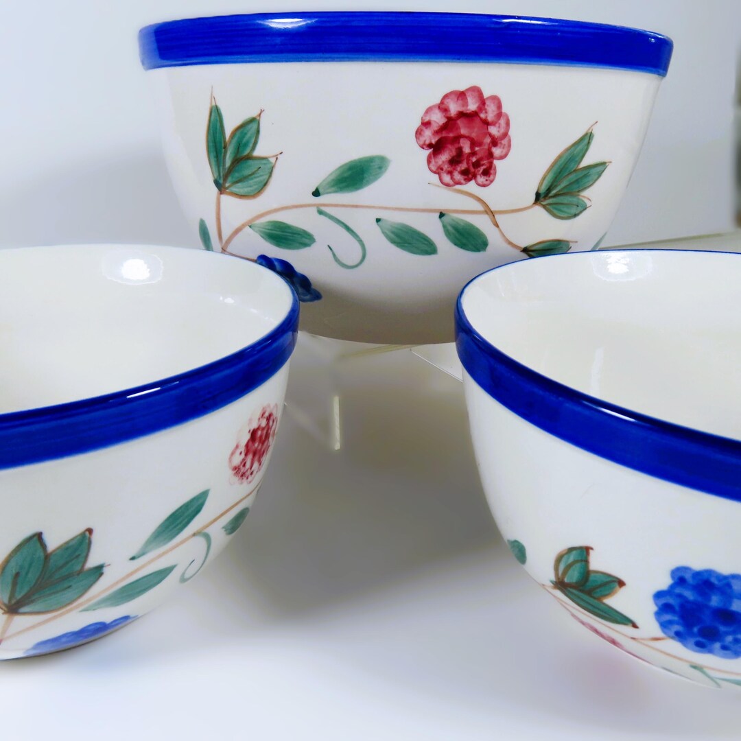 HANDPAINTED BOWL SET, 3 Beautiful Vintage Blue, Green, Red Floral ...