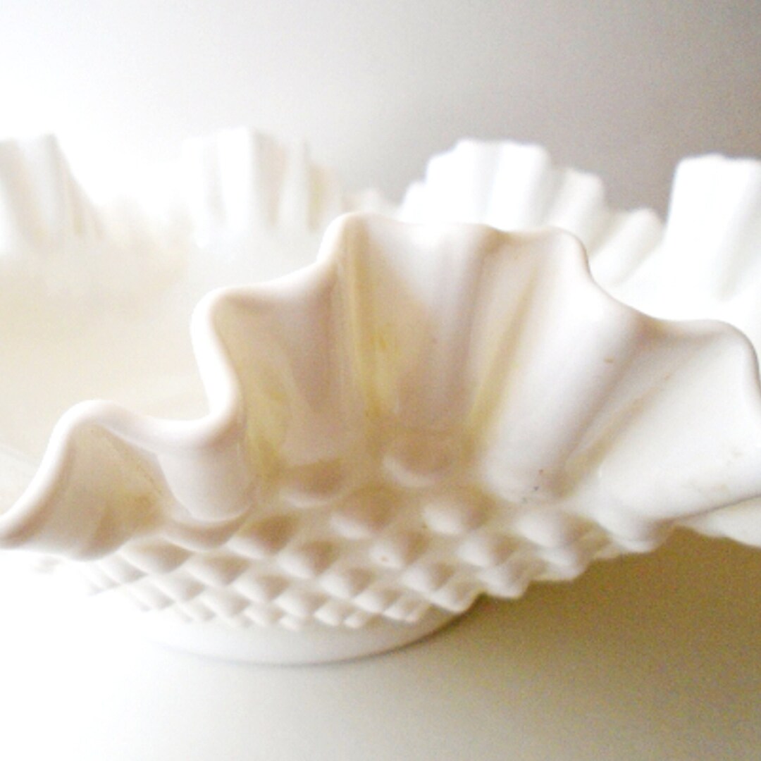 FENTON Hobnail Milk Glass Large Ruffle Edge Bowl, Fenton White Hobnail ...