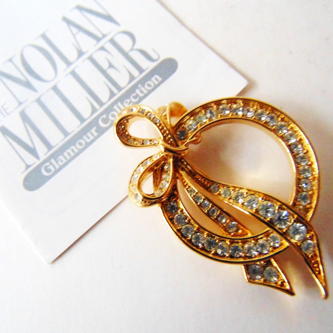 NOLAN MILLER Pave Crystal Wreath With Bow Gold Brooch, Nolan Miller ...