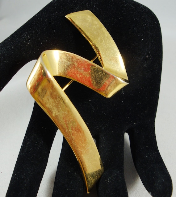 Vintage gold pin - Gem