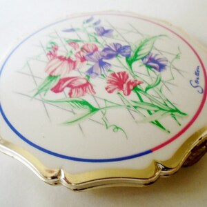 STRATTON Enamel Scallop Edge Compact, Stratton 80s Pink Purple Floral ...