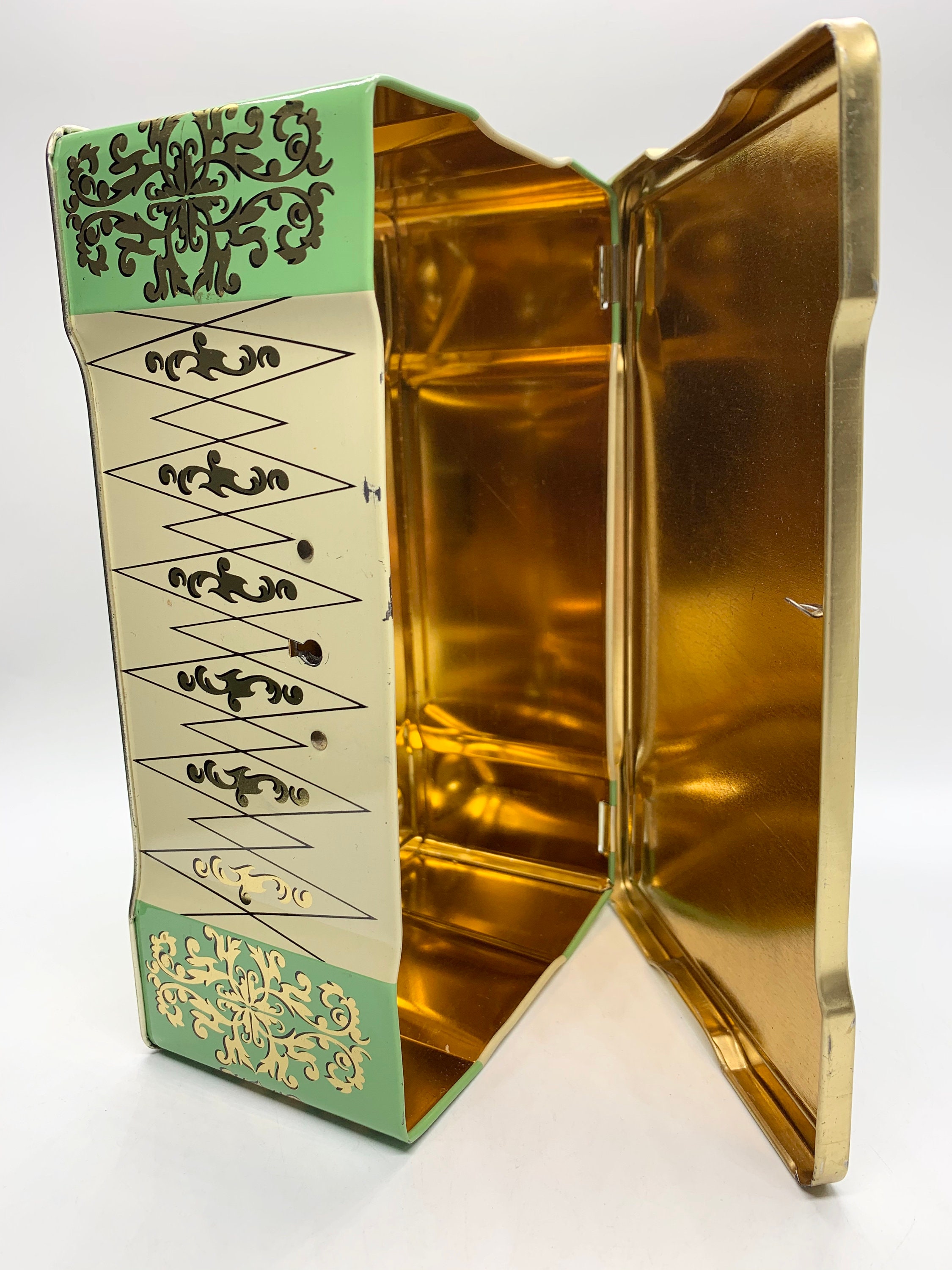 Antique Locking Biscuit / Cookie Tin NO Key - Etsy.de