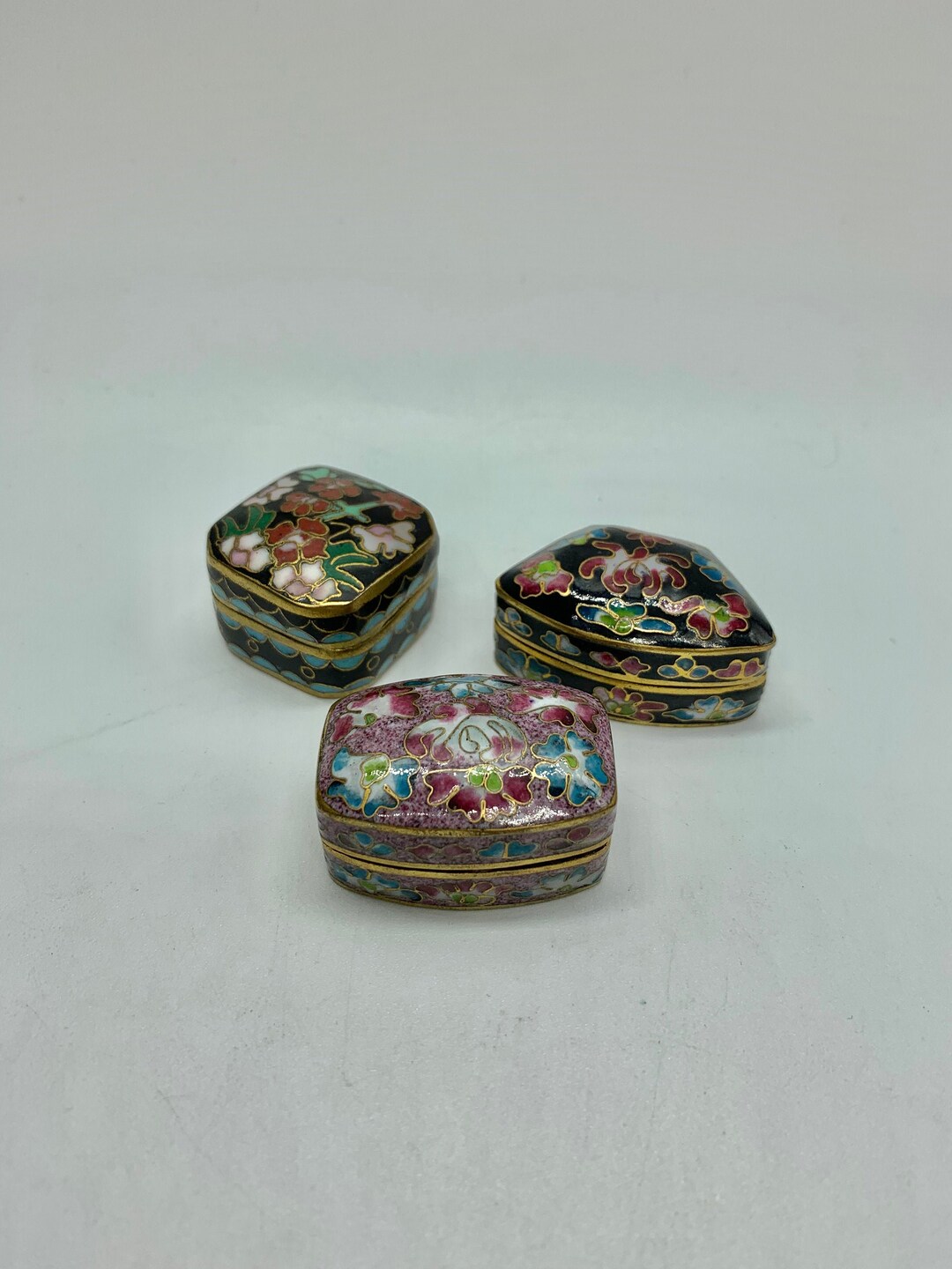 Cloisonné Hinged Pill Boxes - Three Ring Boxes - Snuff Boxes - Etsy