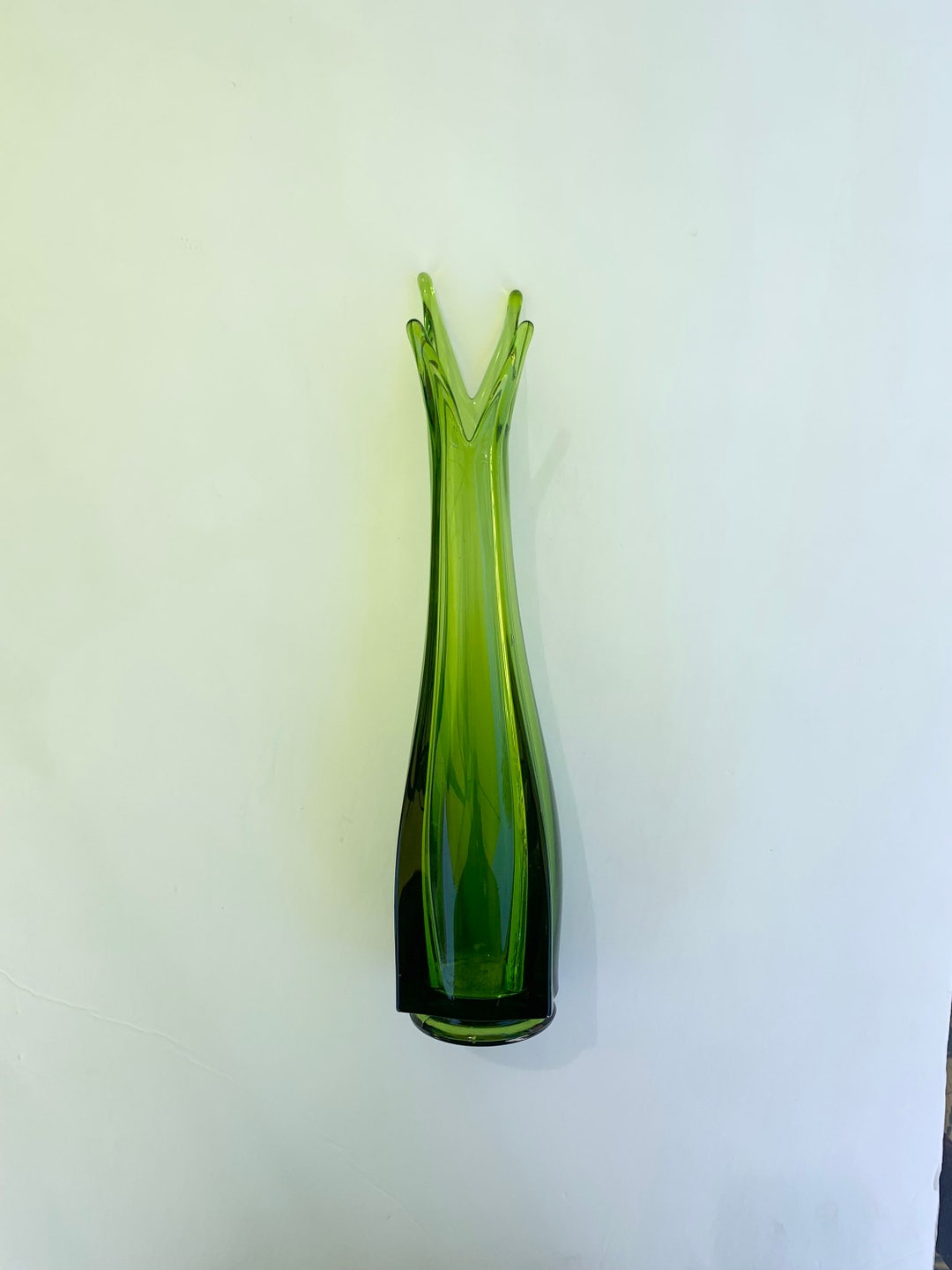 LE Smith Green Glass Vase Simplicity Line 6400 Swung Vase - Etsy