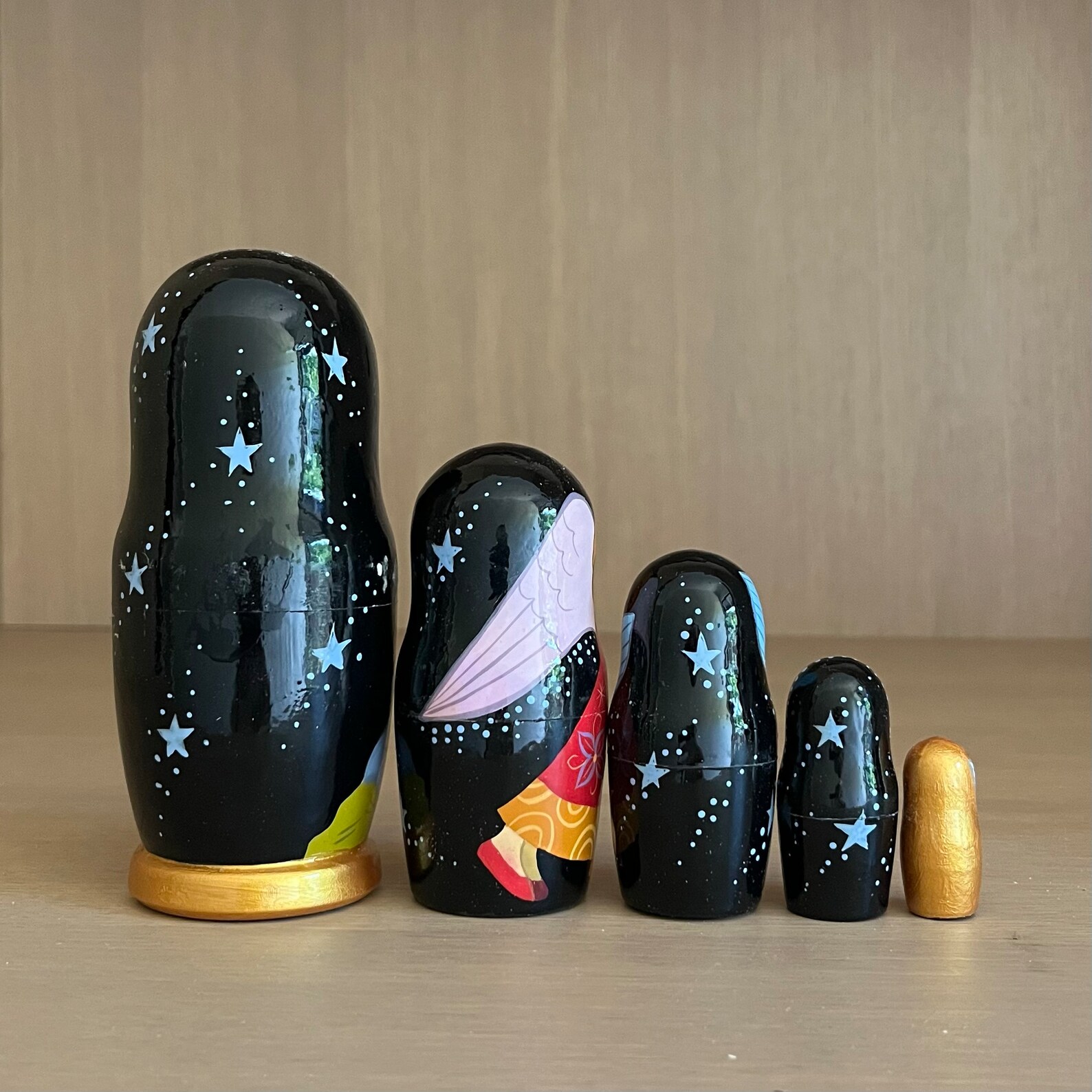 Muñecas rusas de madera con motivos navideños pintadas a mano ...