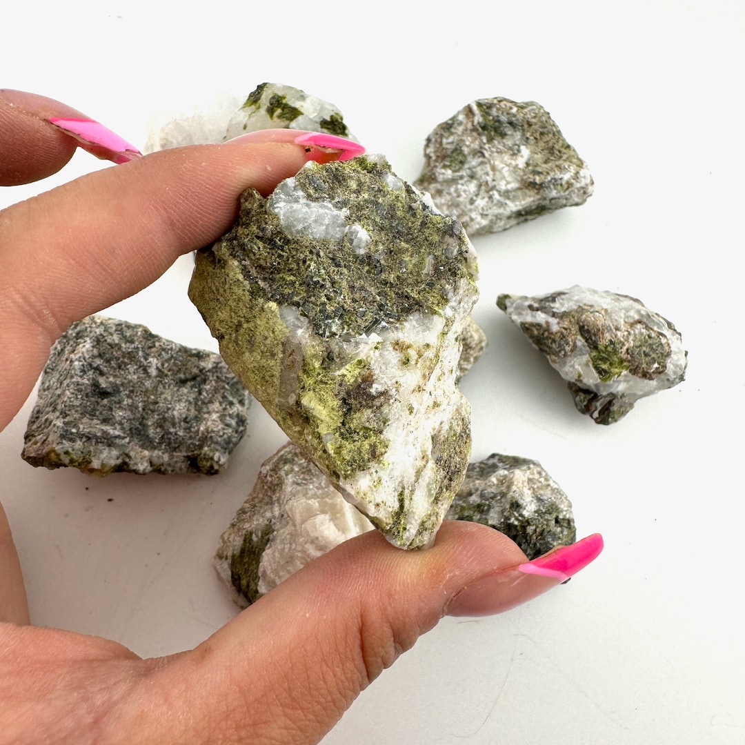 Raw Epidote and Quartz Stone, Natural Quartz and Epidote, Rough Epidote ...