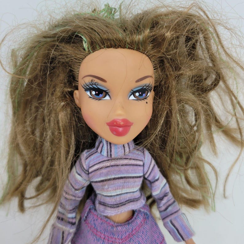 Bratz Yasmin Doll Brown Eyes Hair Green Braids Boots Beauty Mark Mole ...