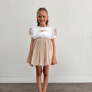 Girls Vintage Short Sleeve Dress With Detachable Floral Print Bib With ...