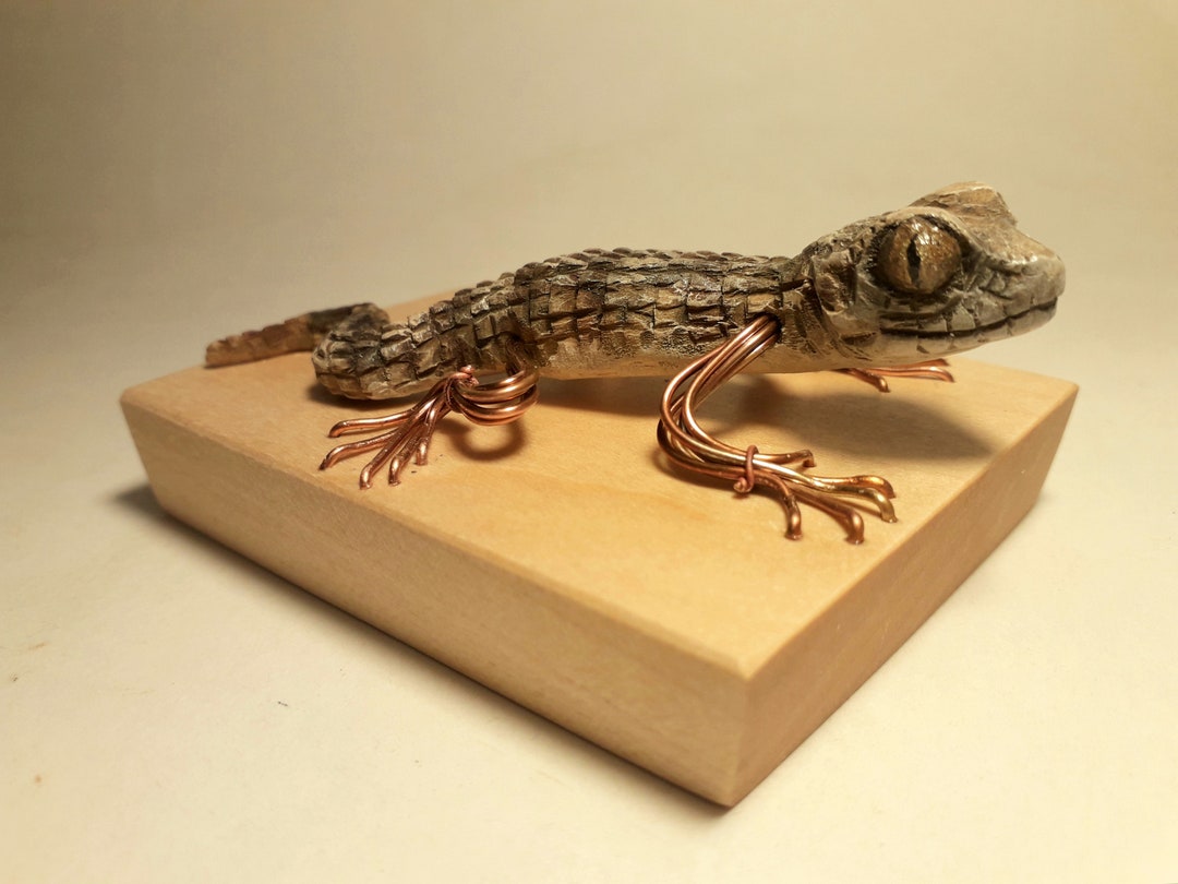 Hand-carved Wooden Gecko Sculpture: Caspian Bent-toed Gecko Art - Etsy