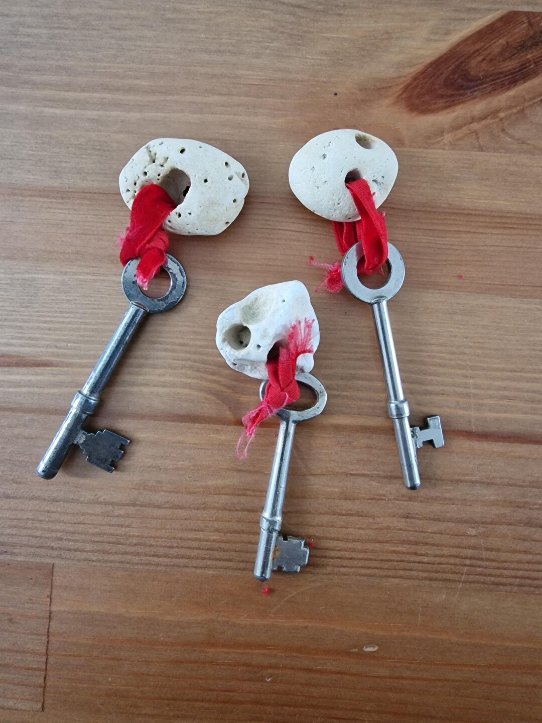 Hagstone and Key Traditional Witchcraft Folk Magic Charm for Protection ...