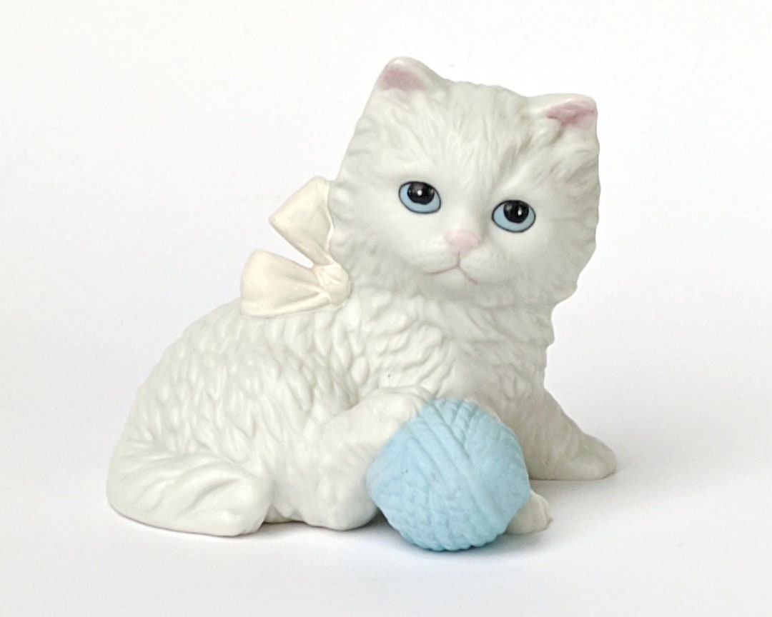 Cat Figurine White Kitten Blue Eyes Blue Yarn Ball Statue HOMCO ...