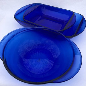 Cobalt Blue Glass Bakeware Set in Anchor Hocking Vibrant Blue Glass ...