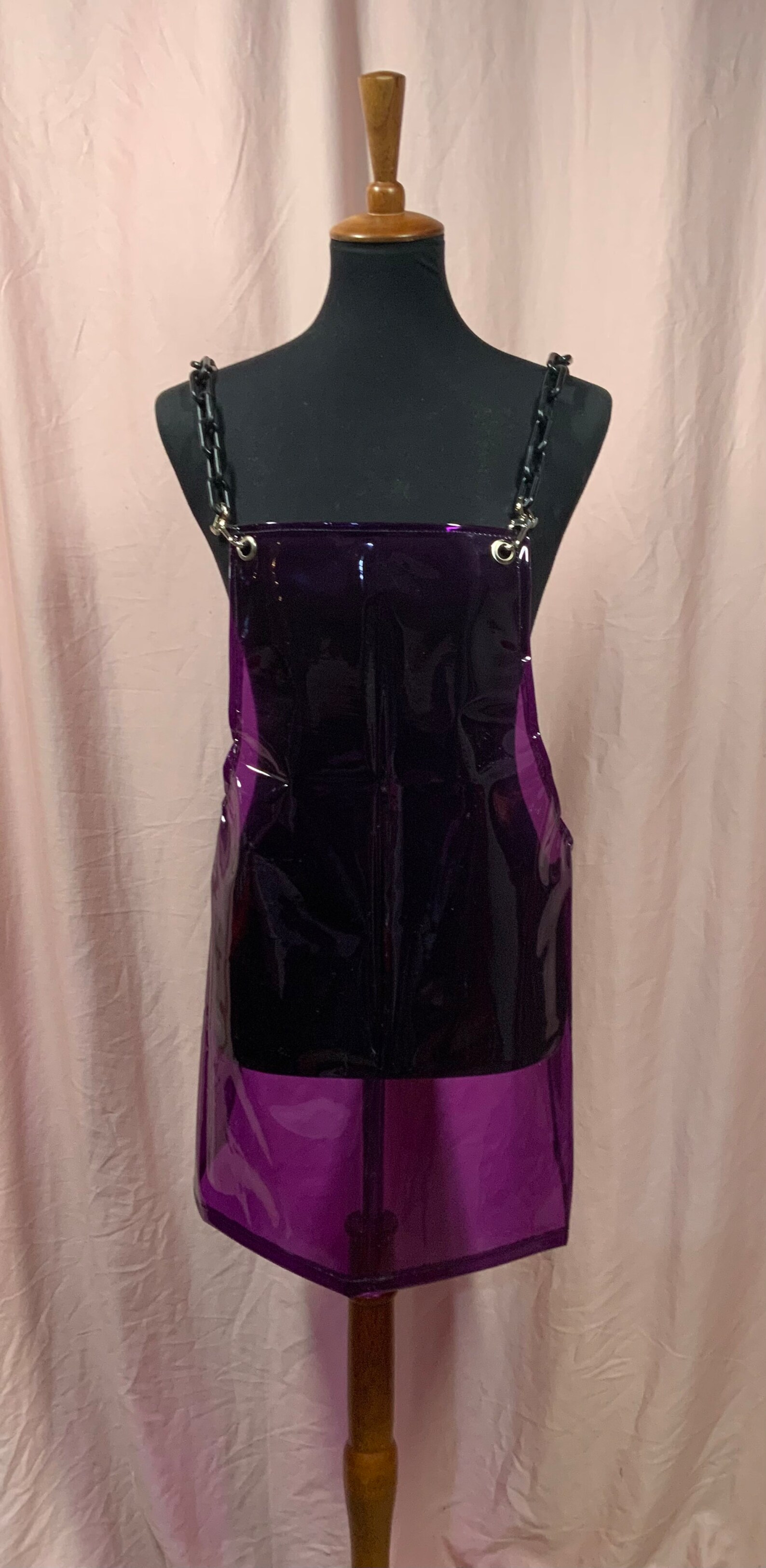 Custom Vinyl Aprons Aprons With Chain Links - Protective and Stylish ...