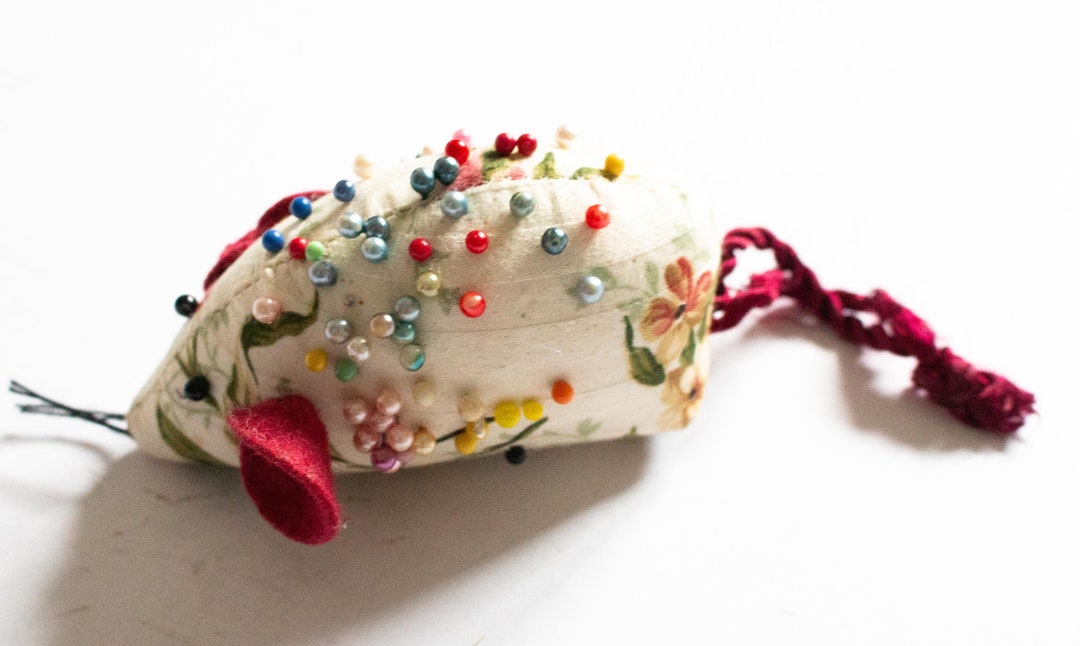 Vintage Mouse Pin Cushion, Vintage Mending, Sewing Notions, Make Do and ...