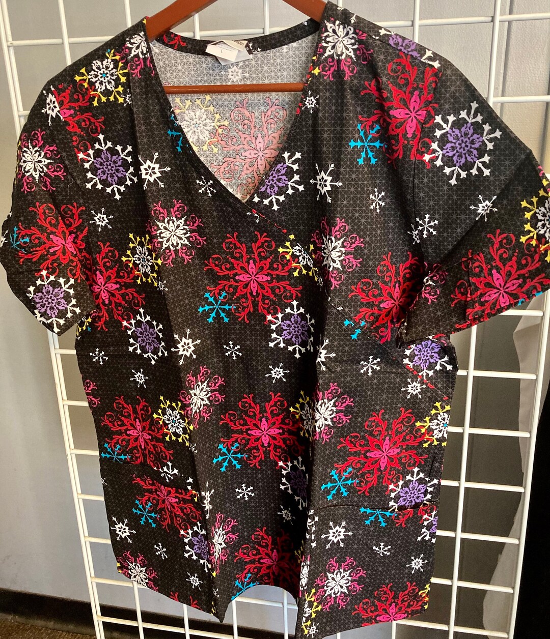 Holiday Scrub Top Snowflakes Free Shipping - Etsy