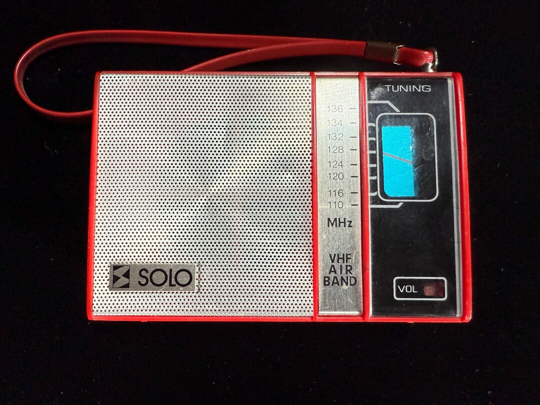 Vintage Red Solo Radio, Model 14 (not Working) - Etsy