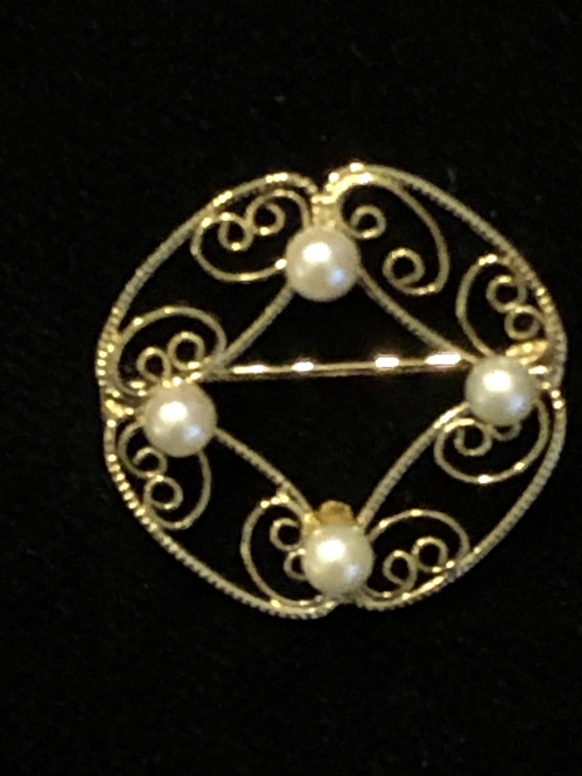 Beautiful 14 kt gold filled pin | Etsy