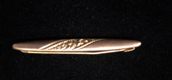 Beautiful 2 inch gold filled Vintage Pin - Gem