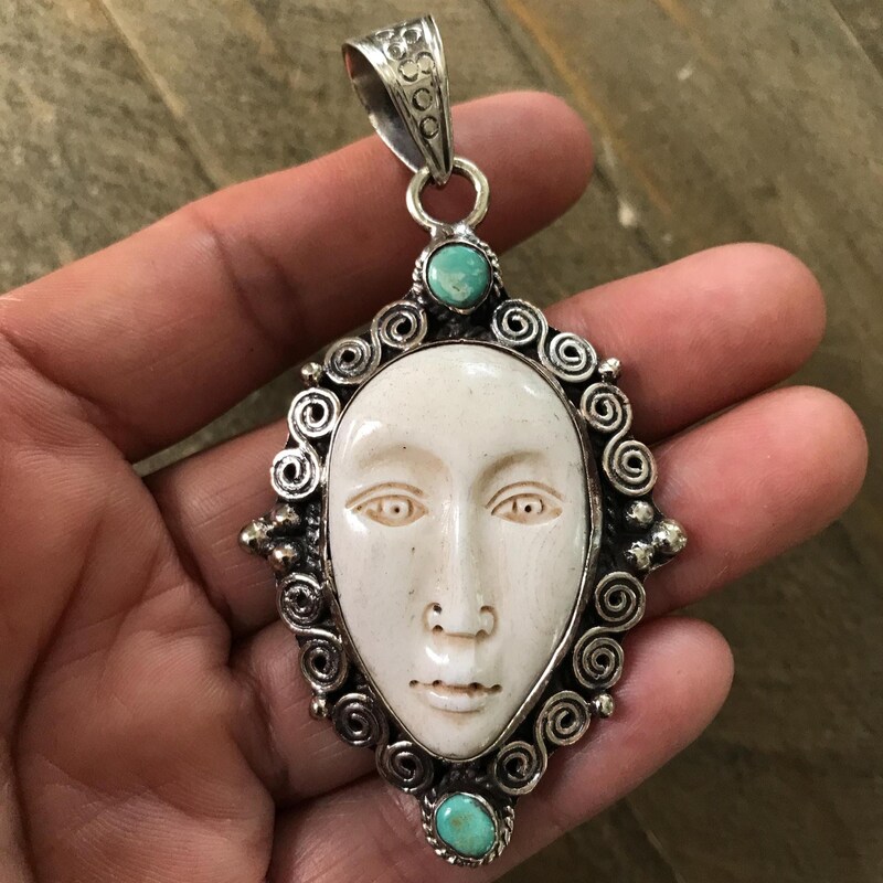 Repousse Horn Pendant - Etsy