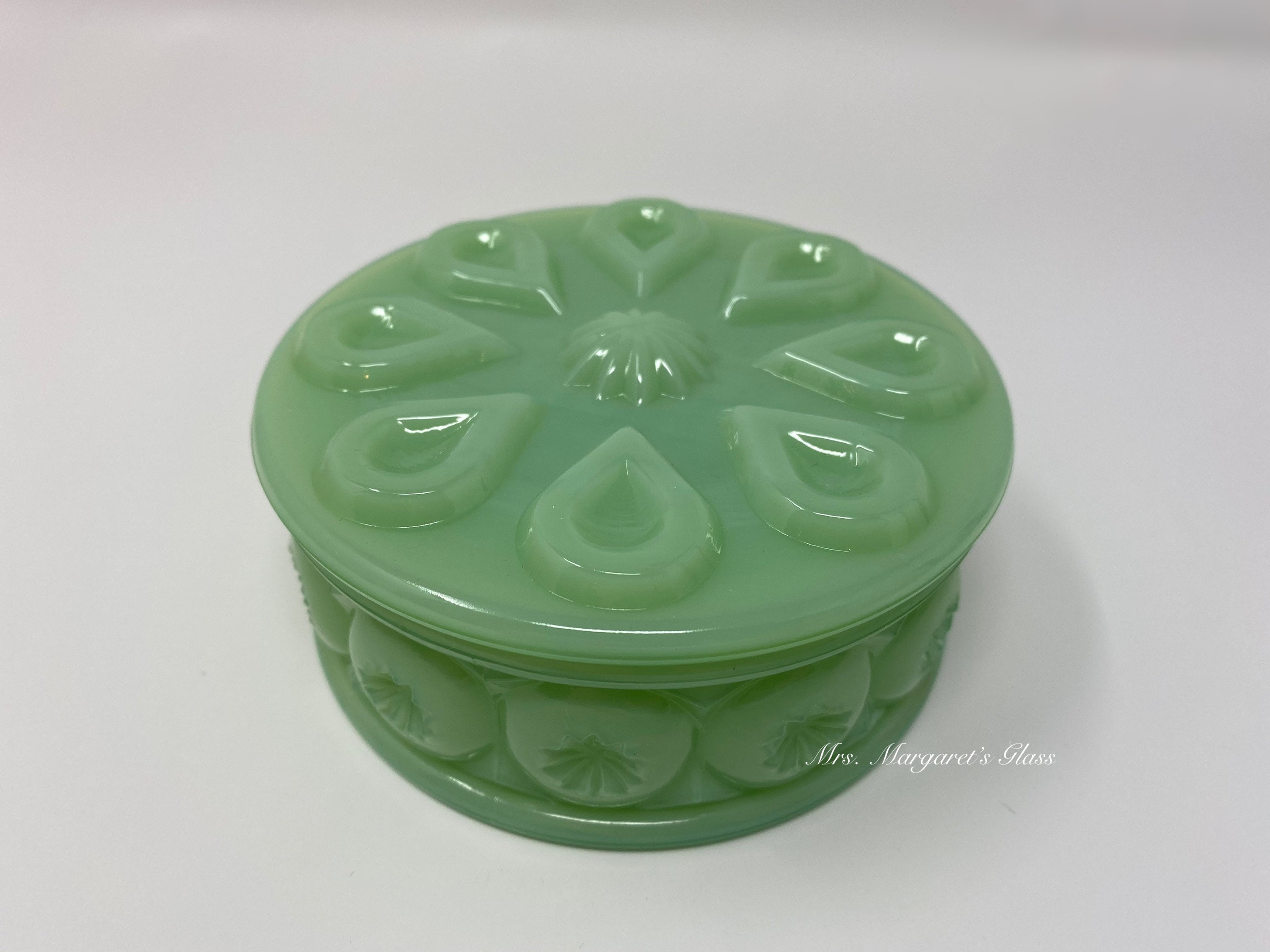 Weishar Glass Jadeite Uranium Glow Moon & Stars Powder/ - Etsy