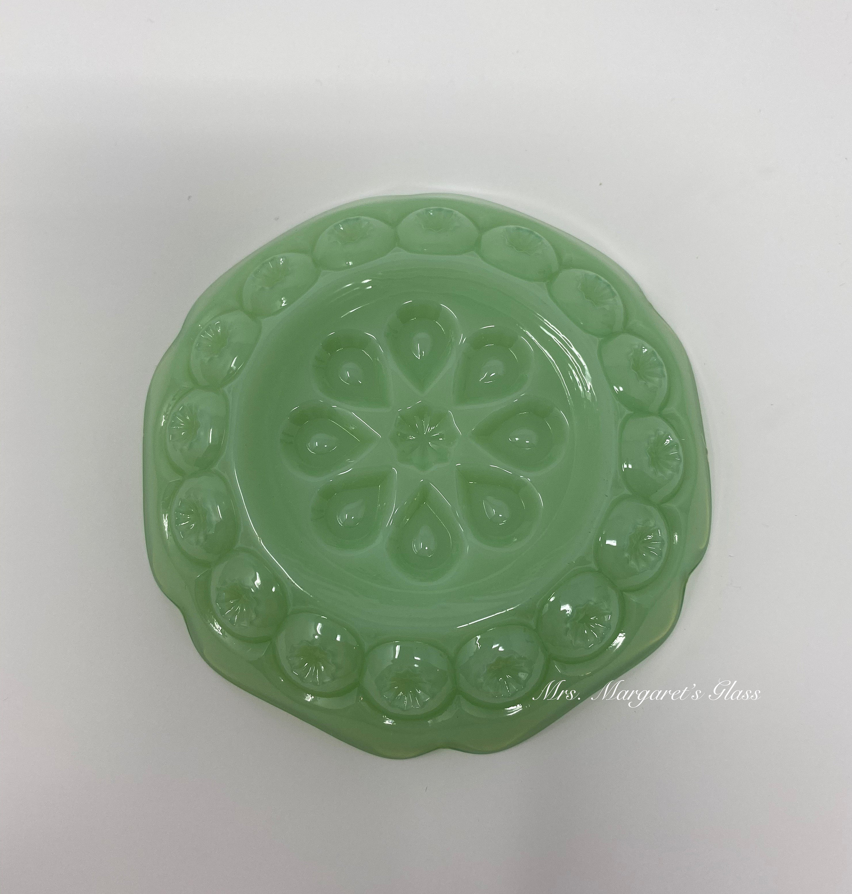 Weishar Glass Jadeite Uranium Glow Moon & Stars Powder/ Trinket Box ...