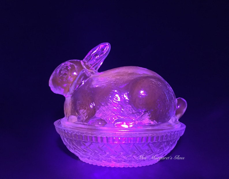 Wilkerson Glass Stardust Blue UV Glow Bunny Rabbit on Basket - Etsy