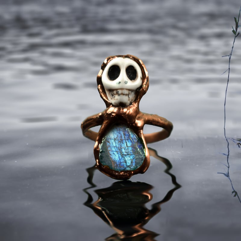Haunted Ring - Etsy