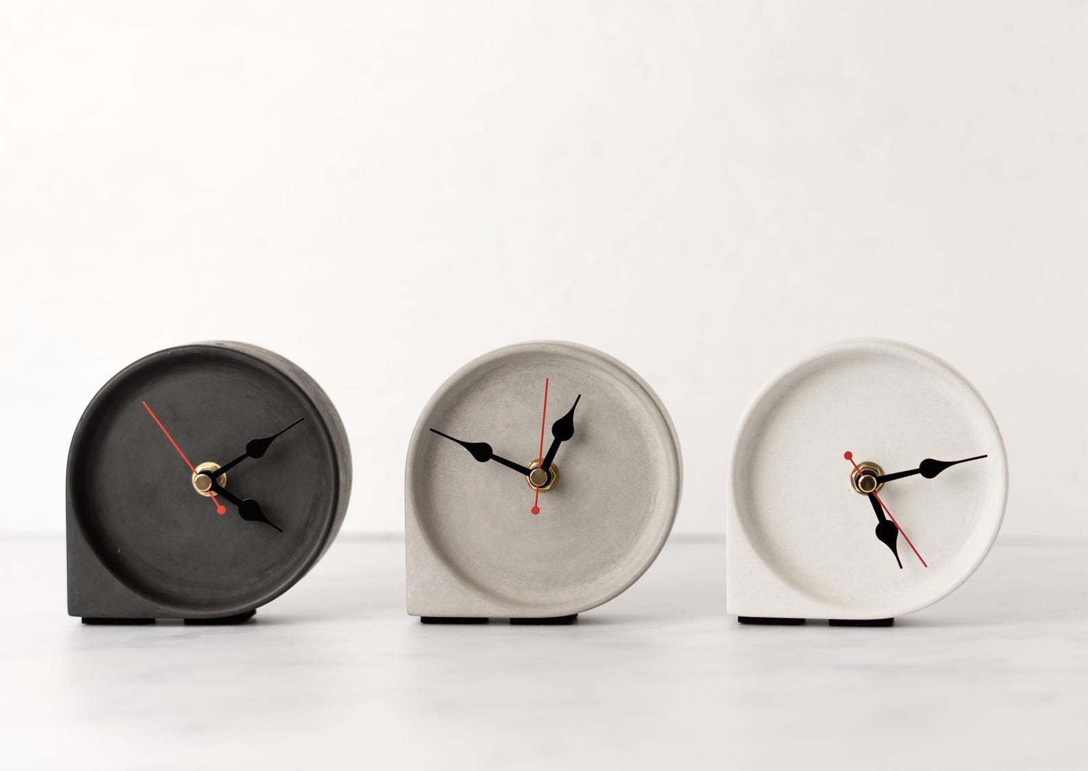 Handmade Concrete Clock: Modern Minimalist Home Decor, Non Tick Clock ...