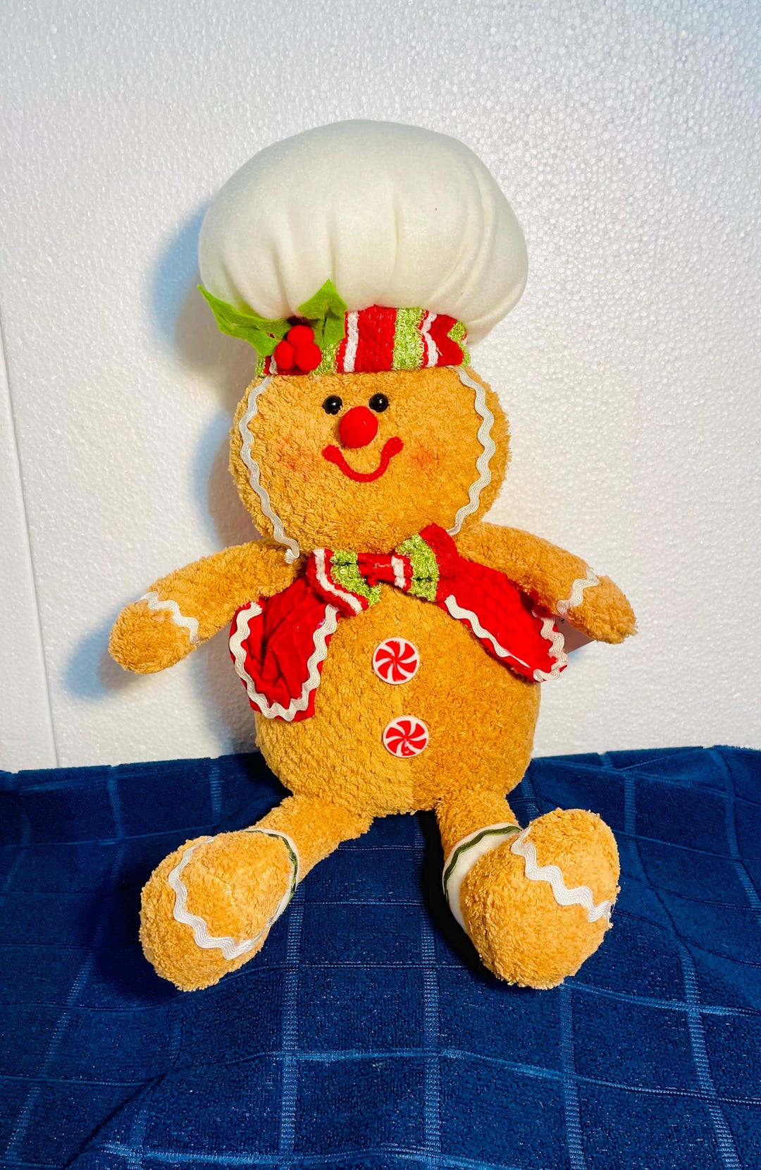 14" Sitting Gingerbread Man - Tan / Red / Green / White - Etsy