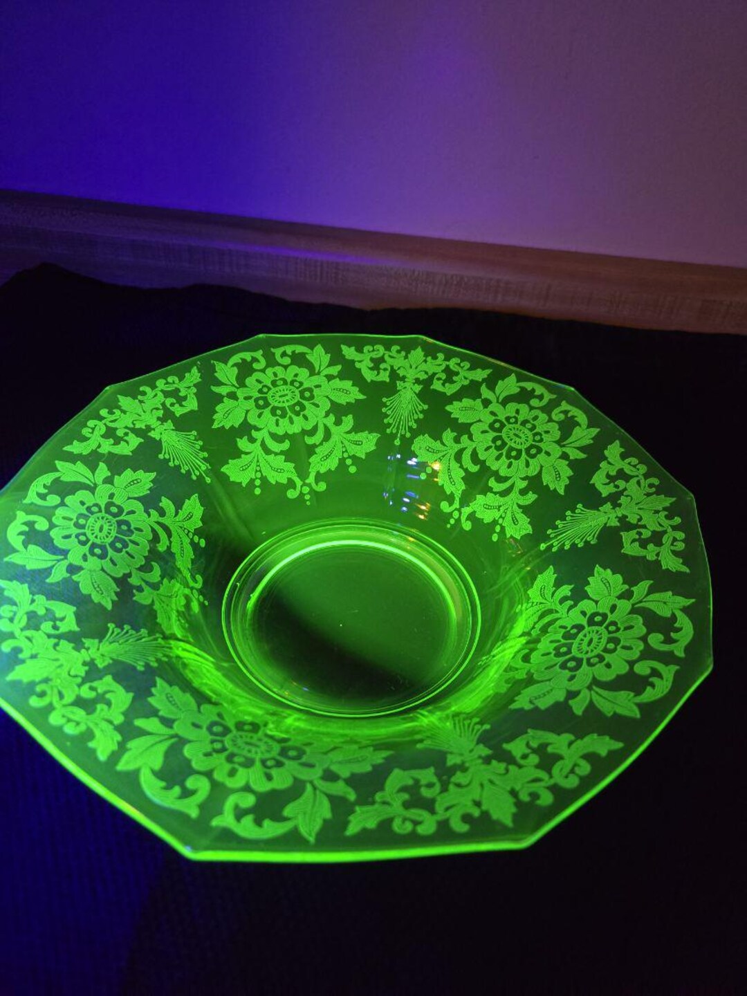 Vtg. Cambridge Glass Uranium Lorna Pattern Glass Bowl. - Etsy