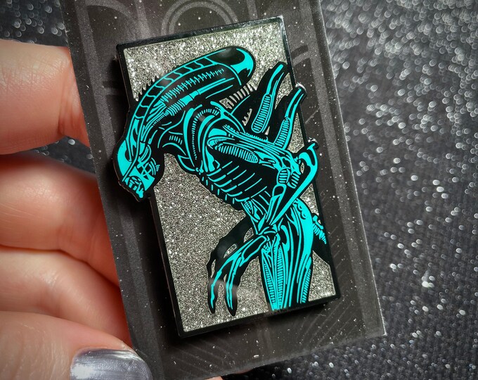 2.25” XENOMORPH Enamel Pin - Alien - Giger - Sci-fi Horror Pin Game ...