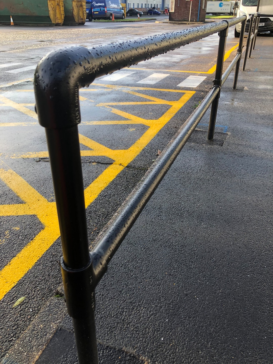 Industrial Pipe Handrail Guardrail for Pubs, Bars & Cafe's Offices ...