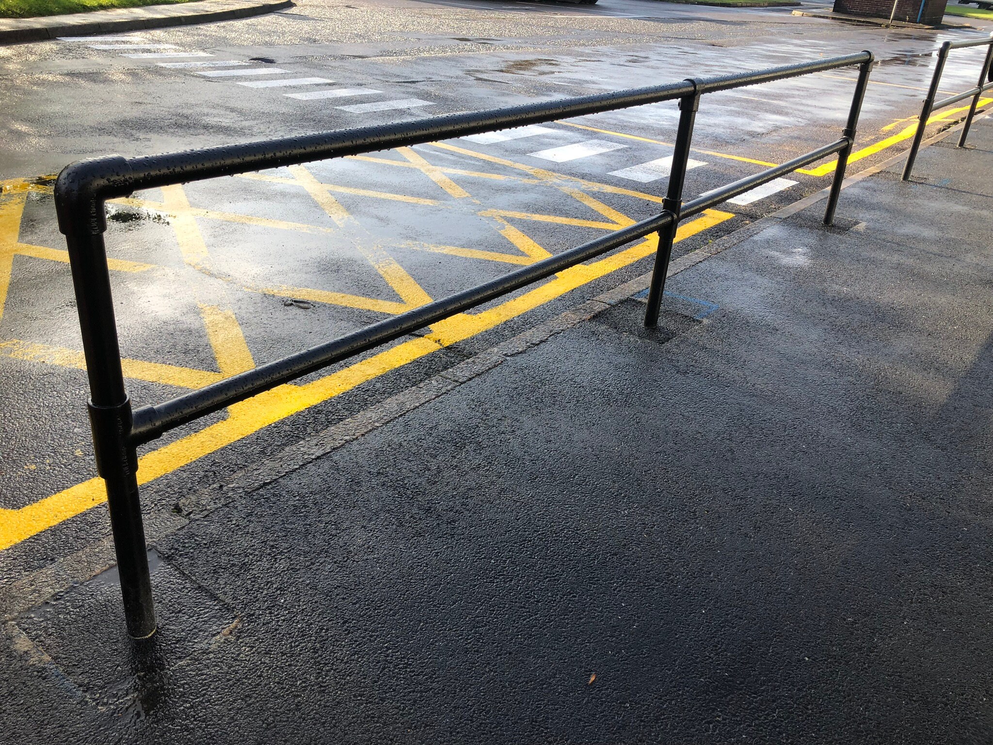 Industrial Pipe Handrail Guardrail for Pubs, Bars & Cafe's Offices ...