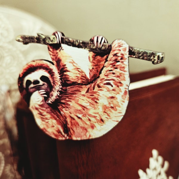 Sloth Brooch - Etsy