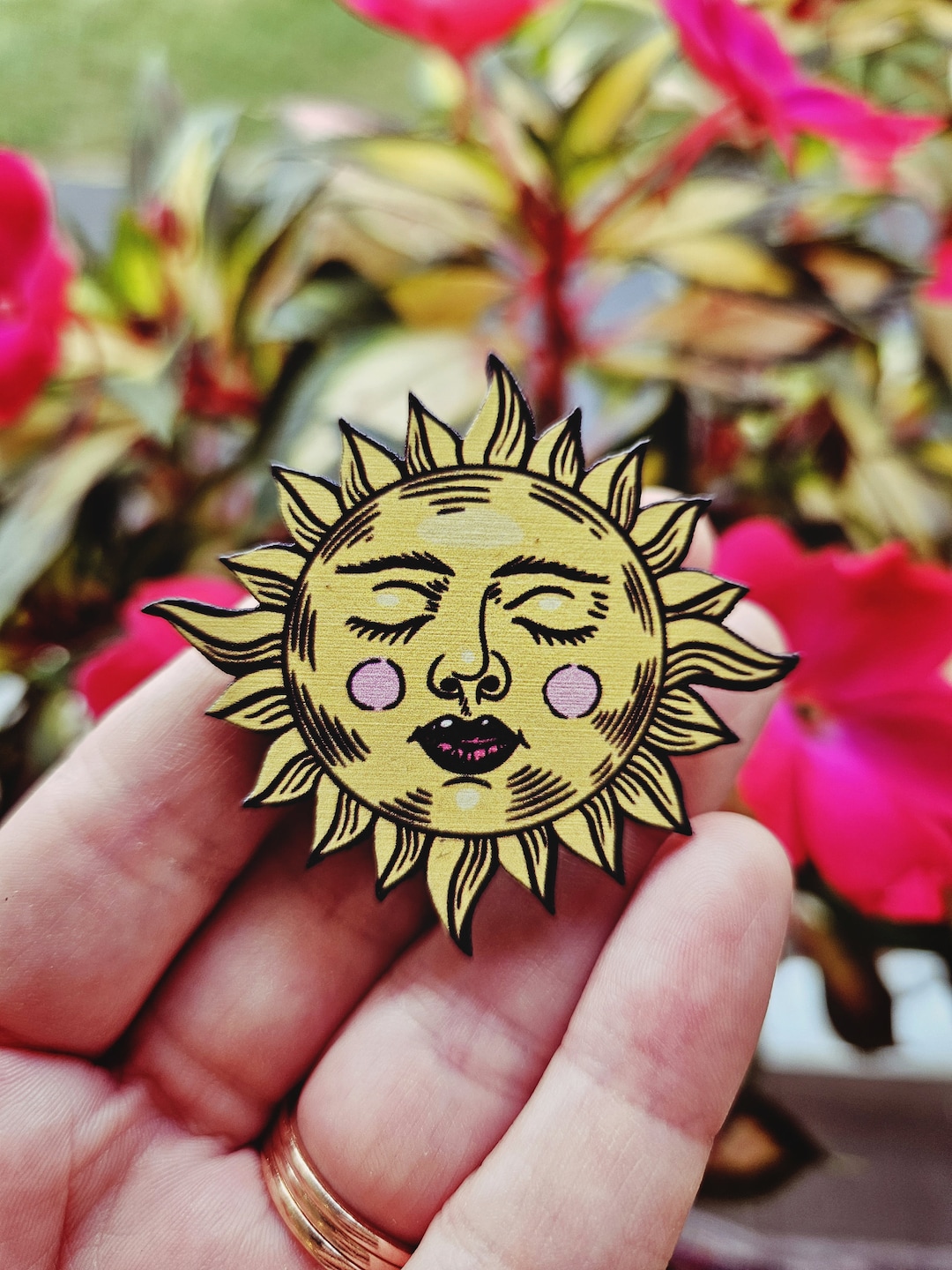 Sun Brooch, Sun Pin, Sunshine, Sleepy Sun, Celestial Brooch. - Etsy