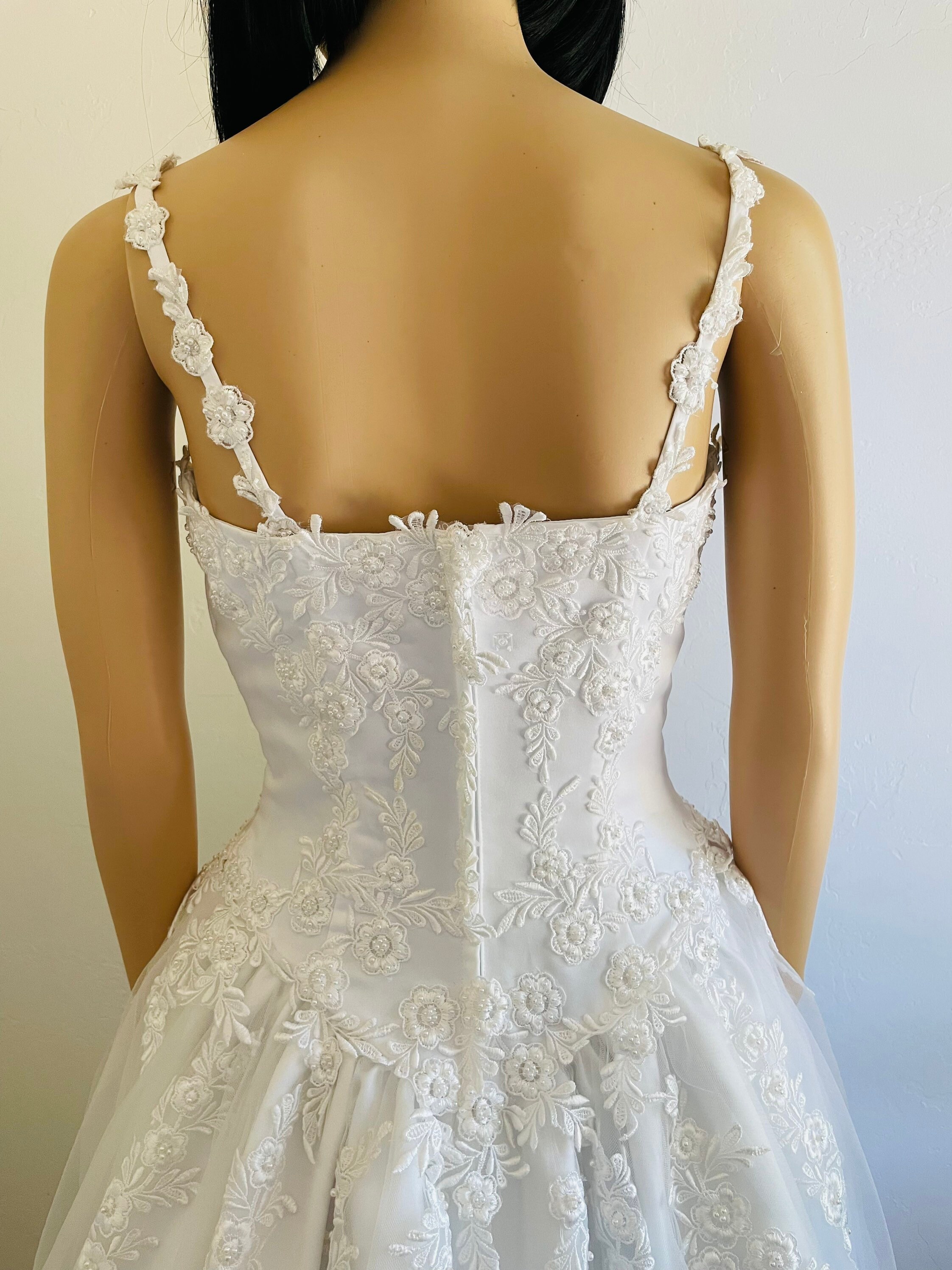 Alfred Angelo, Size 6, Beaded Lace Wedding Gown, Removable Straps ...