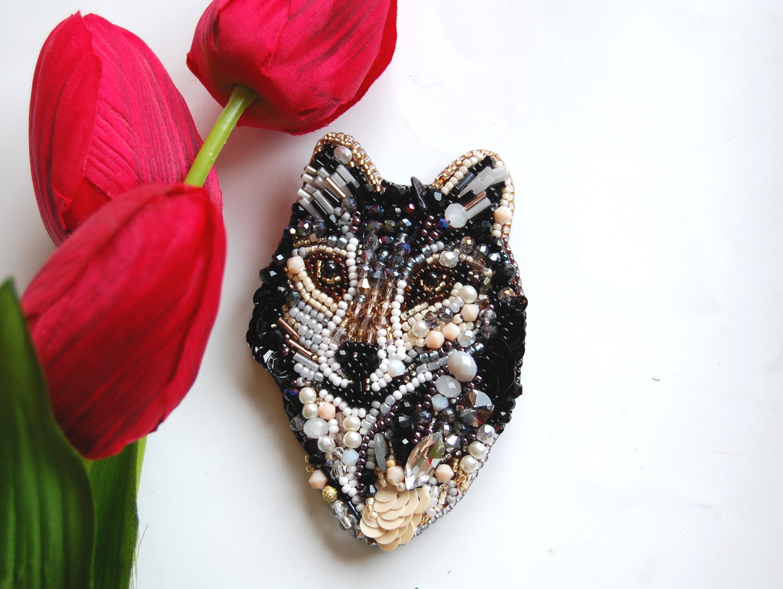 Bead embroidered wolf brooch beaded wolf wolf brooch wolf | Etsy