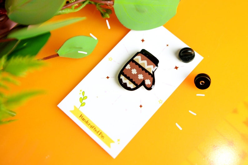 Bernie Sanders Mitten Pin Enamel Coated Pin Lapel Pin Badge - Etsy