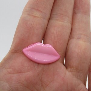 Plastic Lip Buttons - Decorative Buttons - Set of 10 Pink Colours - Lip ...
