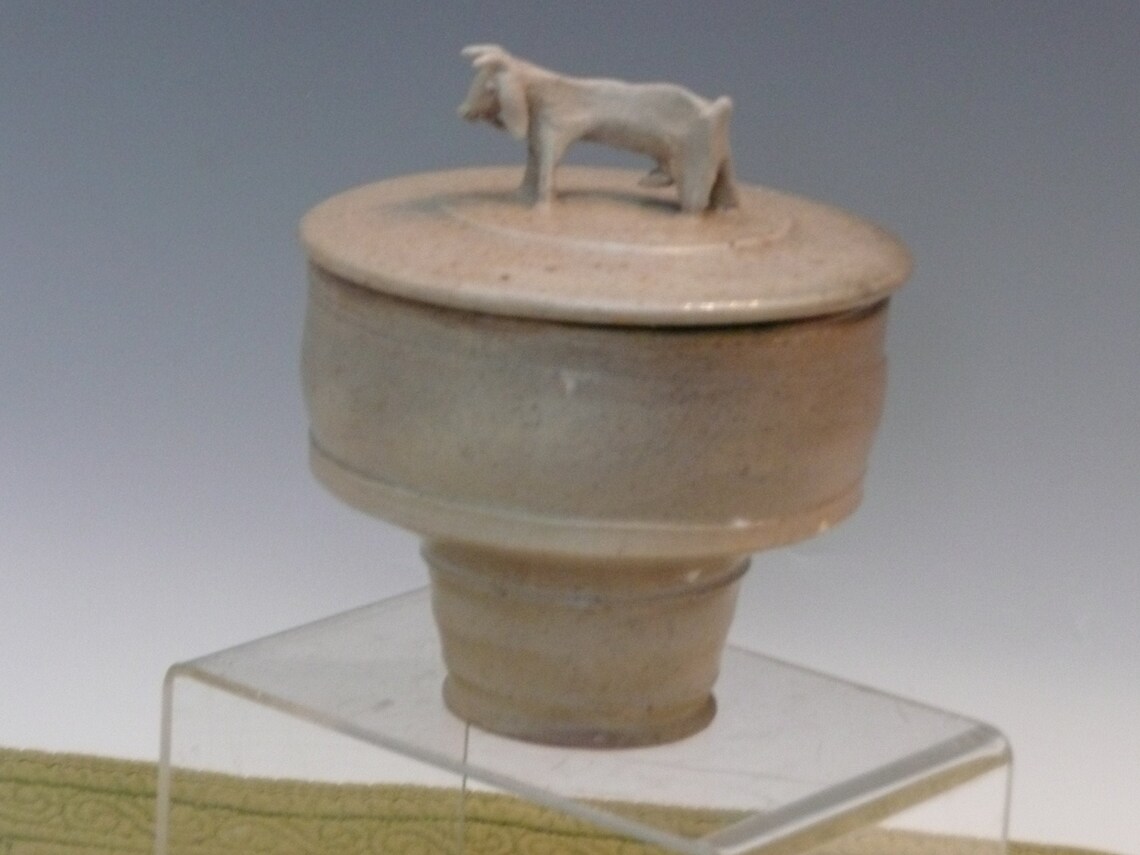 Lidded Wood Fired Pot With Goat - Etsy Denmark