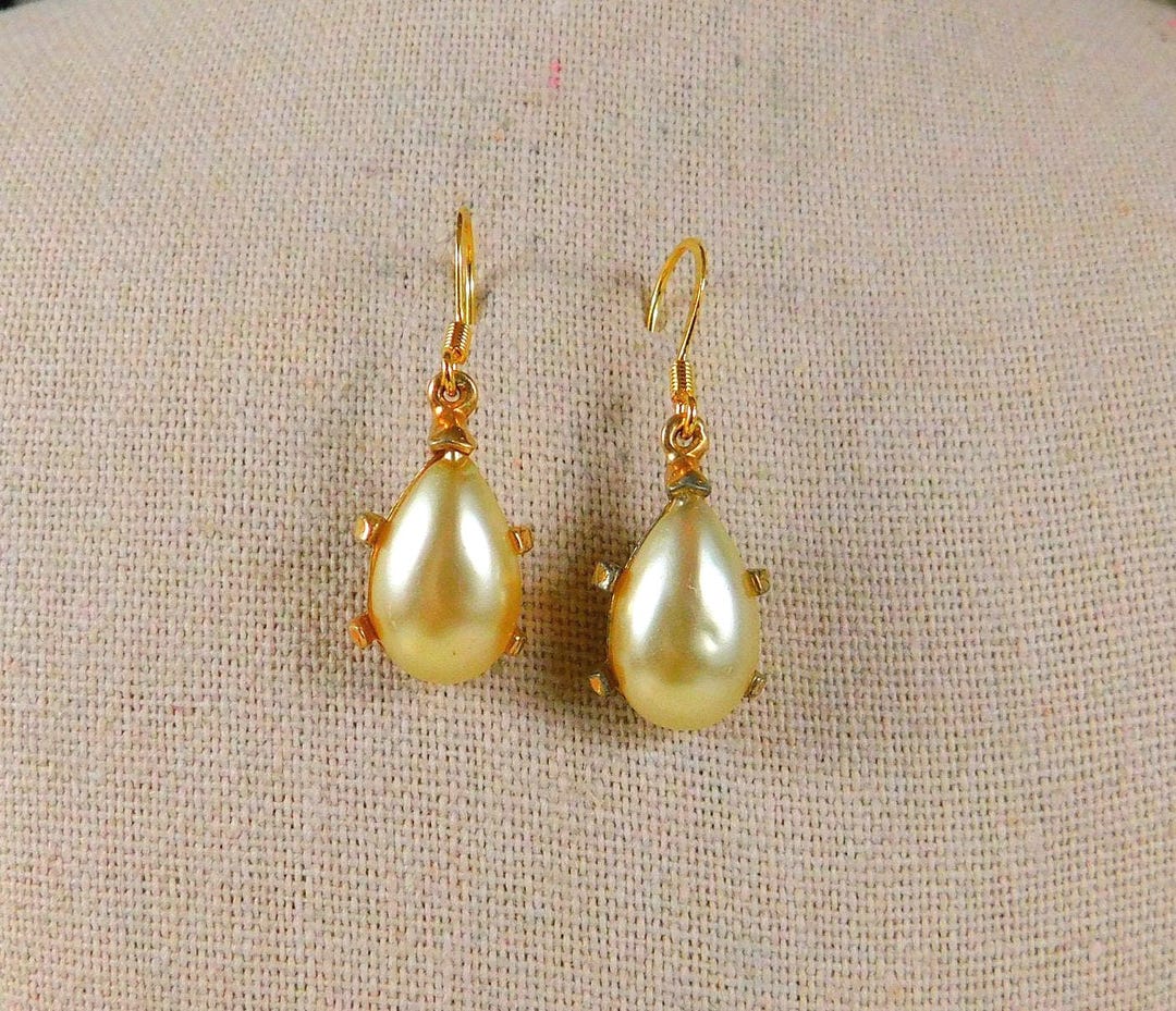 Vintage '50s Faux Pearl Drop Earrings: 50s Components, Dangle Style - Etsy