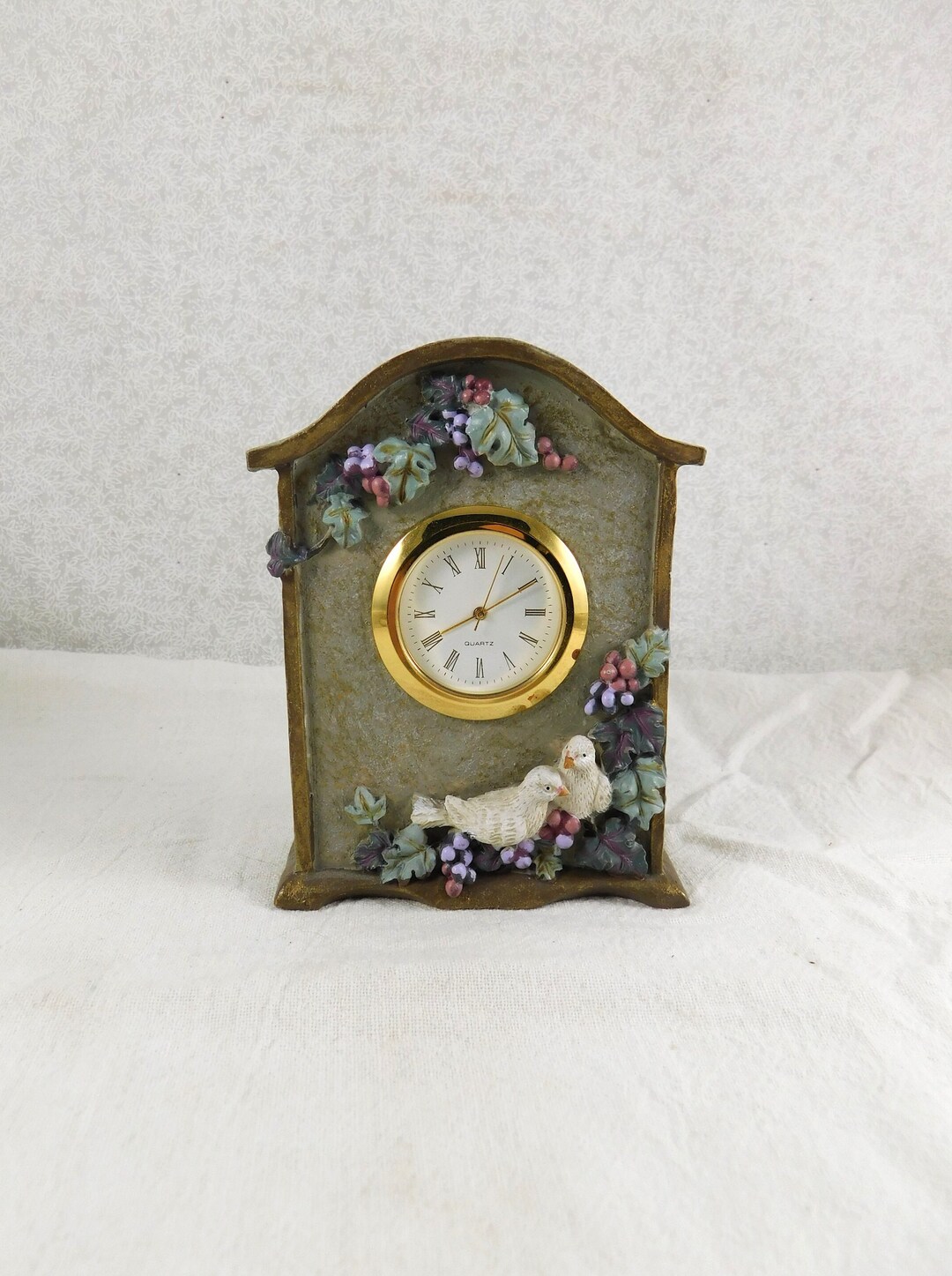 1997 Pat's Home & Garden Clock by Innovation, Pair of White Doves ...