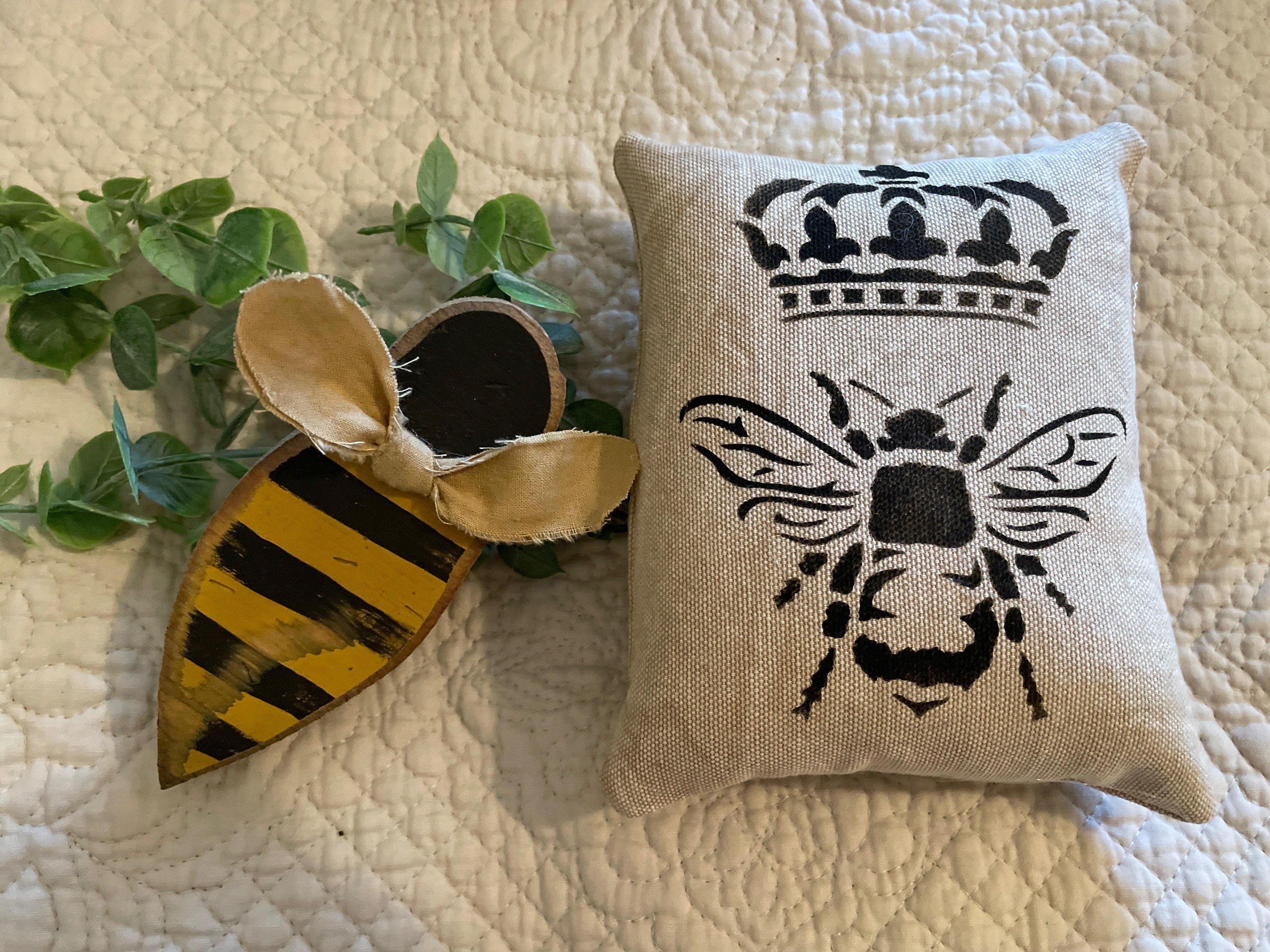 Honey Bee Decor Bee Decor Queen Bee Farmhouse Bee Decor | Etsy
