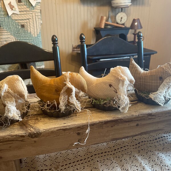 Primitive Chicks - Etsy