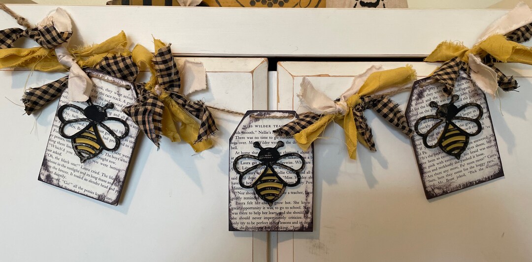 Bee Garland, Honey Bee Decor, Farmhouse Bee Decoration, Bee Decor, Bee ...
