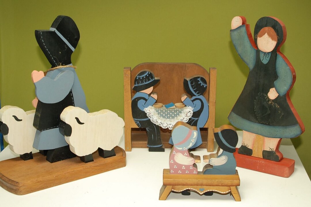 Wooden Napkin Holder Amish Family Dinner Pilgrims Quaker Wooden Sheep ...