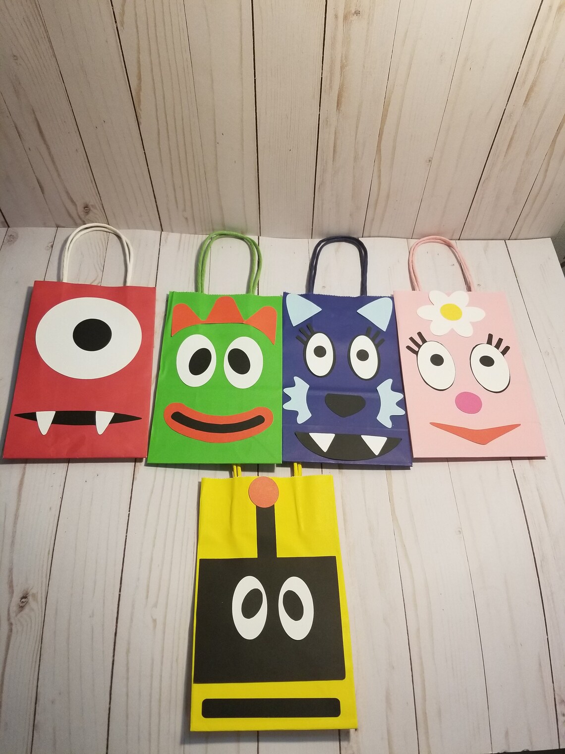 YGG Goody Bags Set of 10 / or Package Bags and Banner | Etsy