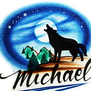 Airbrush T-shirt - Howling Wolf - Airbrushed T-shirt - Personalized ...
