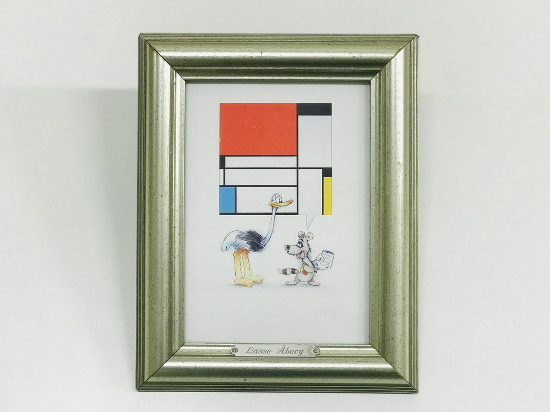 Raccoon Showing De Stijl neoplasticism Movement to Ostrich, in Memorial ...